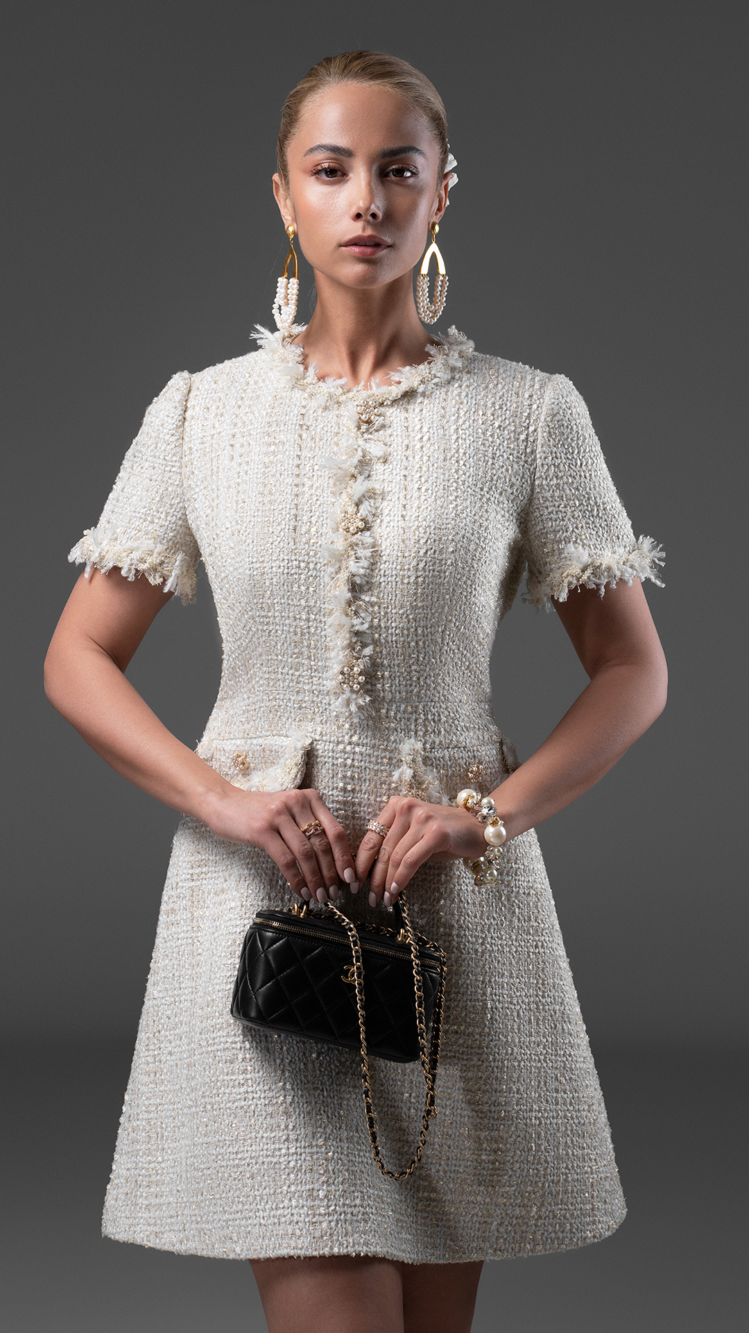 EW212- Neo-Classic | Monkouter